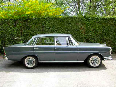 mercedes_history_220b_w111